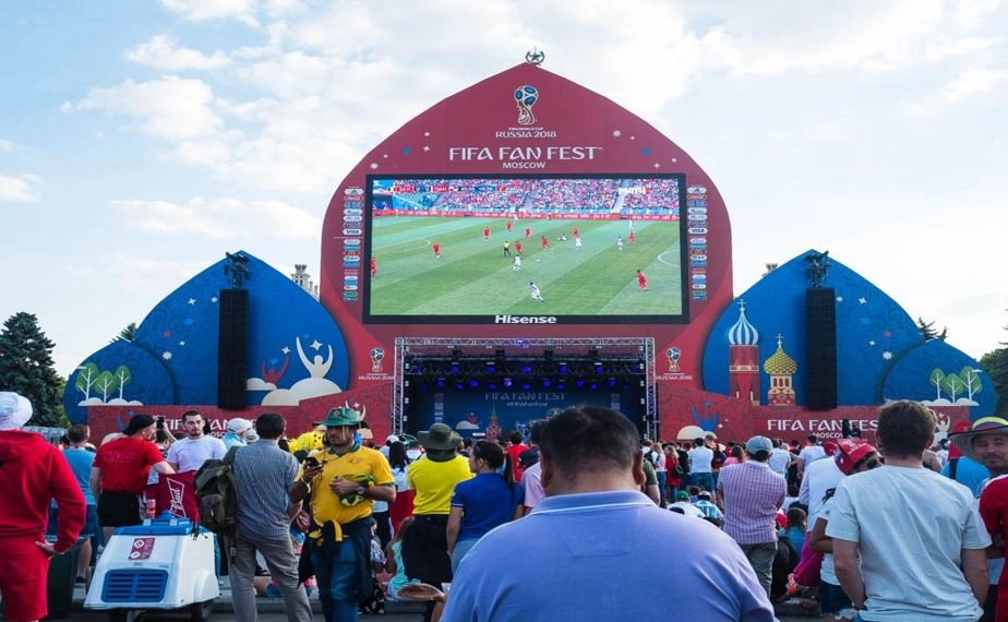 Virtual Reality, LED Boards Make World Cup Fun For Fans Outside Stadiums