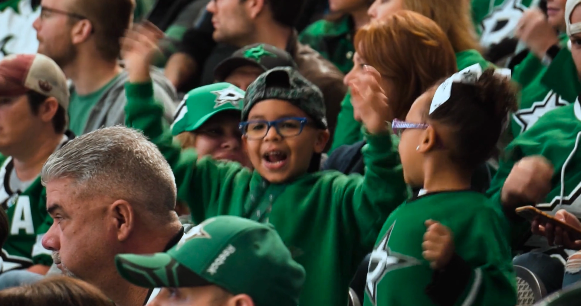 Behind the Screens with the Dallas Stars: How Fans Light Up The Ice