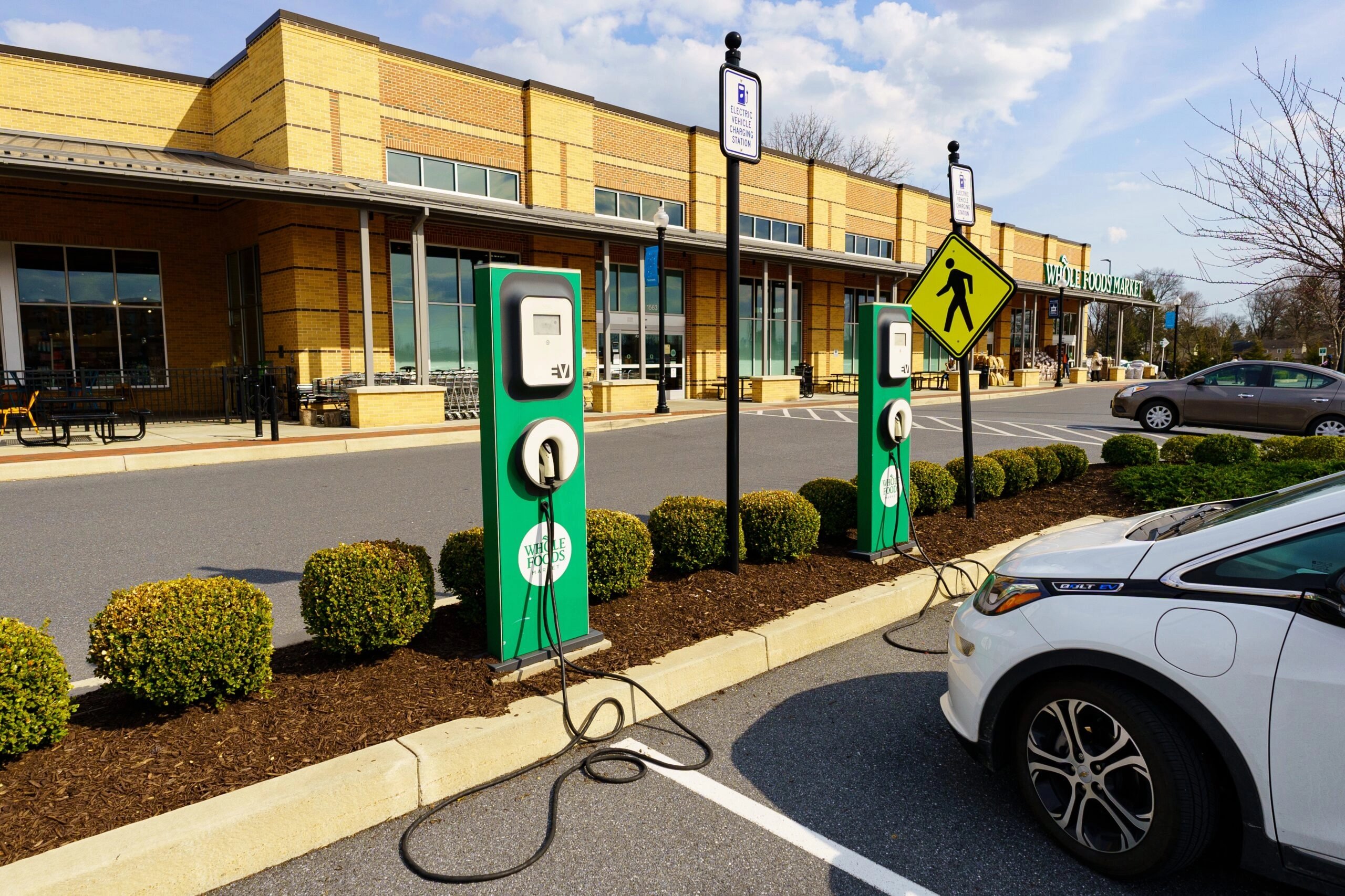 Will free EV ride share services drive EV sales? Probably not, say experts